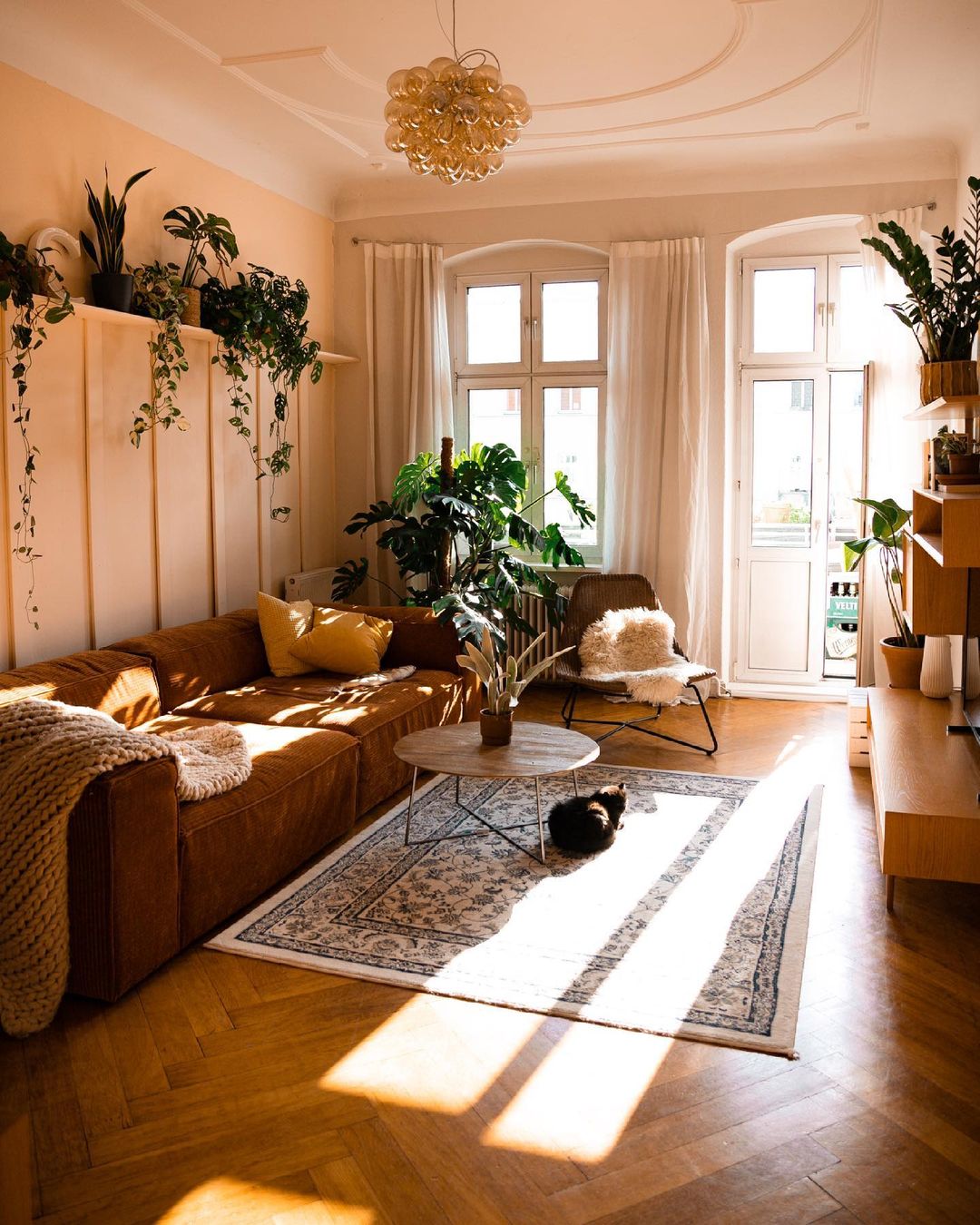 Plant Room Ideas: How To Turn Your Home Into a Leafy Paradise | Displate Blog