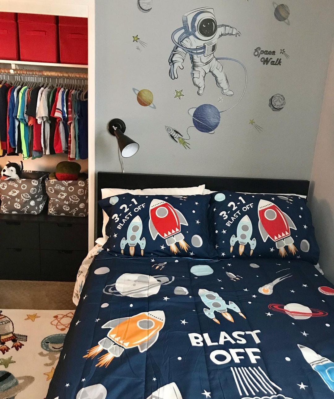 25 Space-Themed Room Ideas Your Kids Will Love | Displate Blog