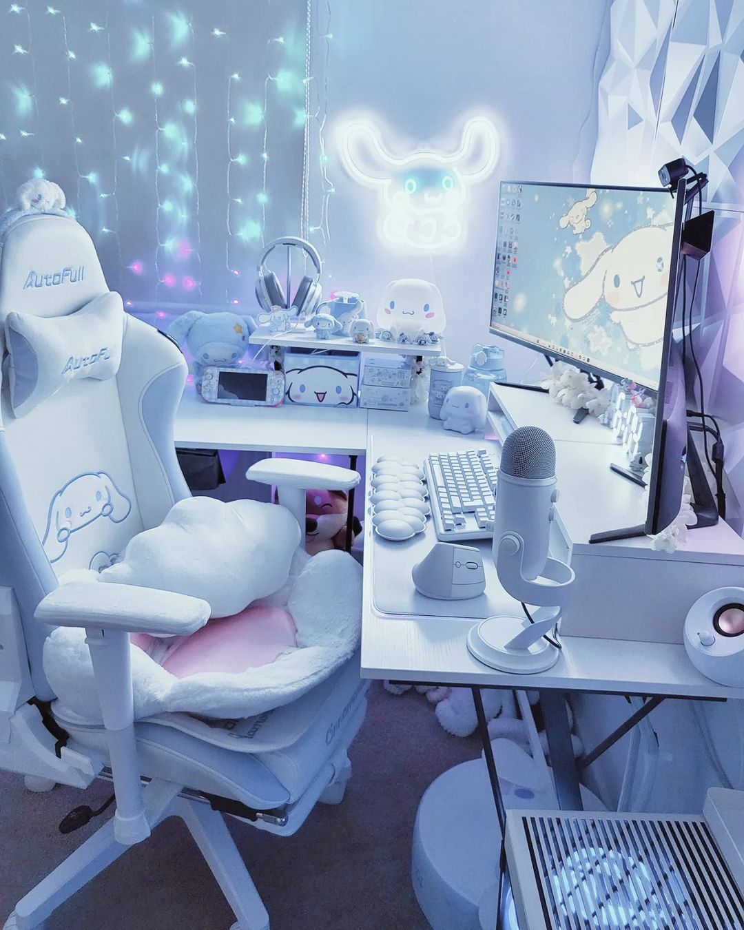 15 All-White Gaming Setup Ideas to Inspire Your Next Build | Displate Blog